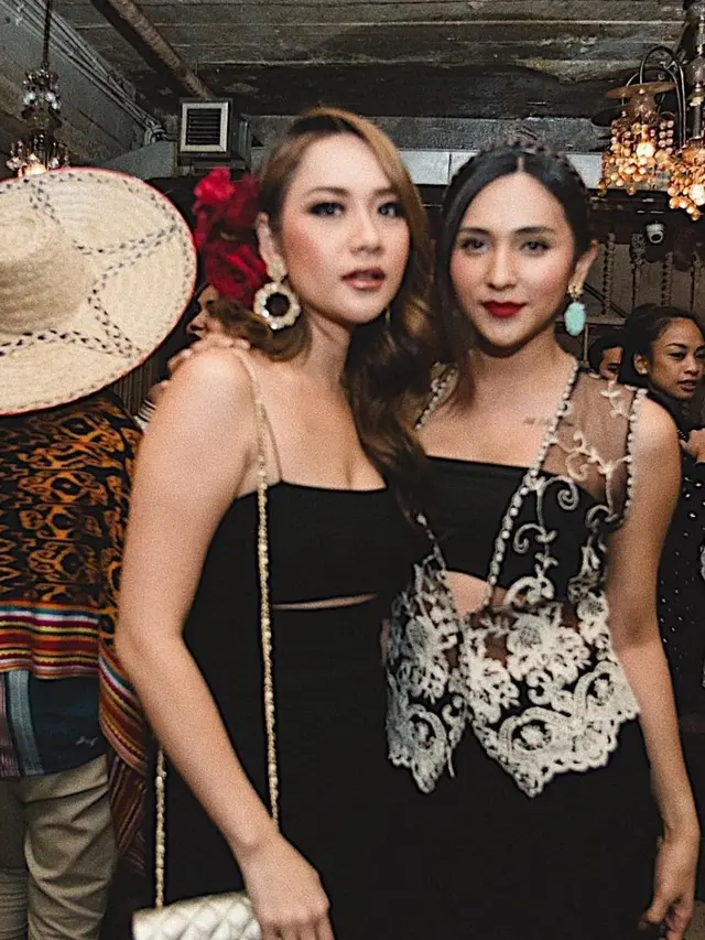 6 Potret Persahabatan BCL dan Dena Rachman, Berbagi dalam Suka Duka - Hot Liputan6.com