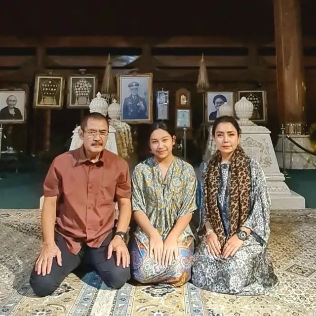 6 Potret Khirani Anak Mayangsari Foto Bareng Kakek dan Nenek, Orang Terpandang - Hot Liputan6.com