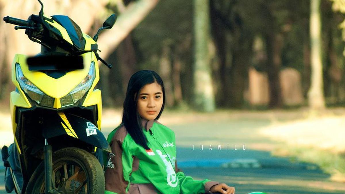 Potret Driver Ojek Online Berparas Cantik Bikin Baper, Sukses Tebar ...