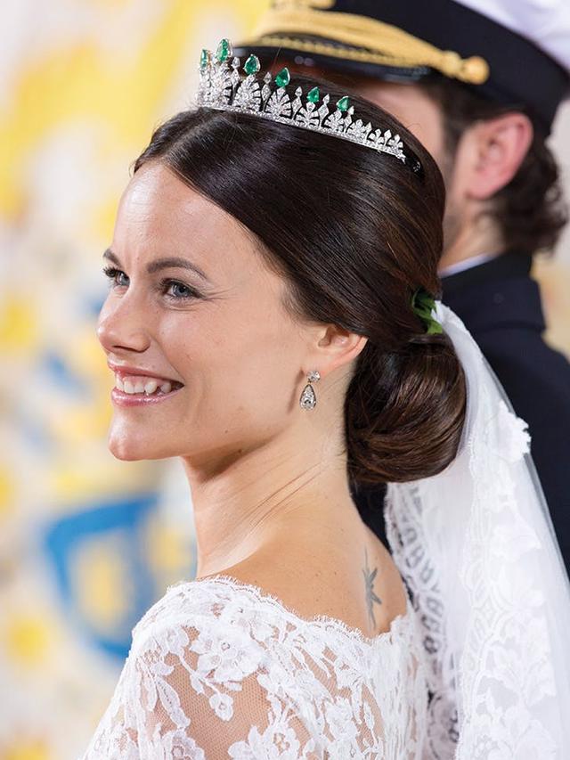 Ternyata, 4 Anggota Kerajaan Ini Memiliki Tato di Tubuhnya - Lifestyle ...