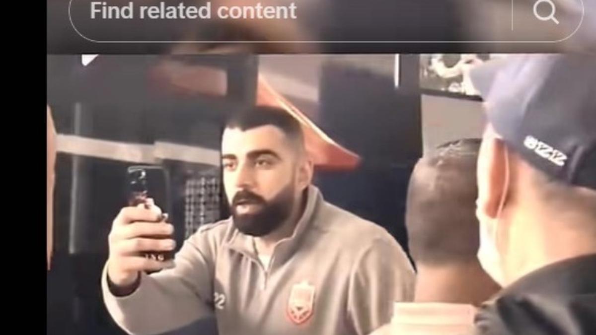 Reaksi Kocak Kiper Bahrain Saat Direkam Suporter Timnas Indonesia di ...