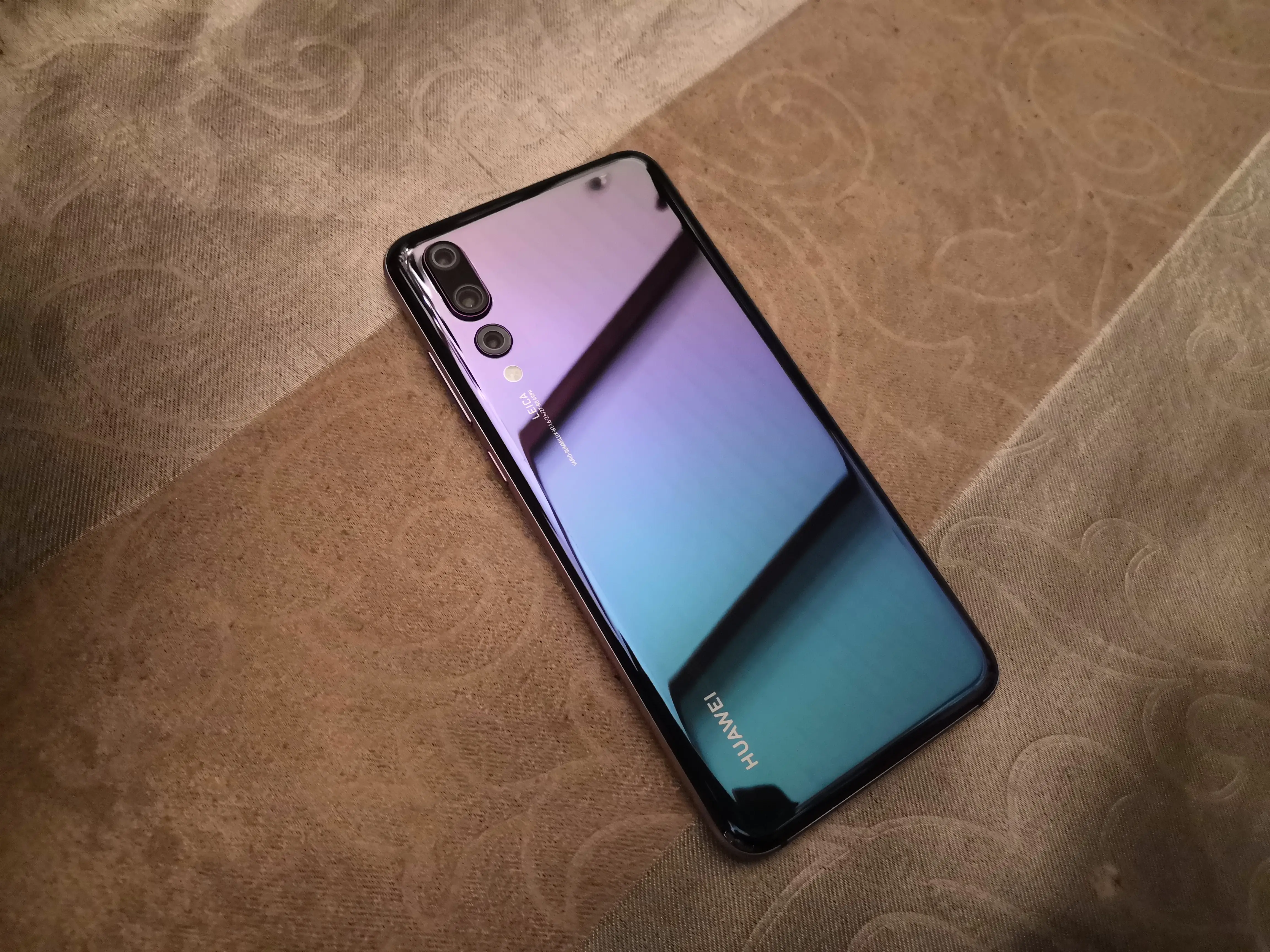 Hands On Huawei P20 Pro, Smartphone Tiga Kamera Beresolusi 68MP - Tekno ...