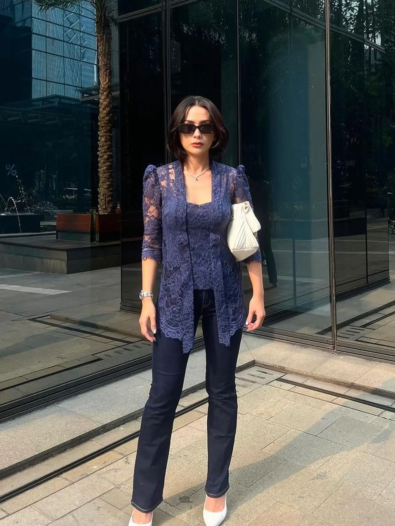 Cocok Untuk Tampil Kasual, Ini Padu Padan Kebaya dan Celana dari Camilla Azzahra hingga Shenina ...