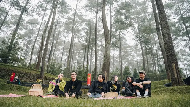 Forestra 2024 Berikan Pertunjukkan yang Menggabungkan Keindahan Hutan Cikole dengan Iringan ...