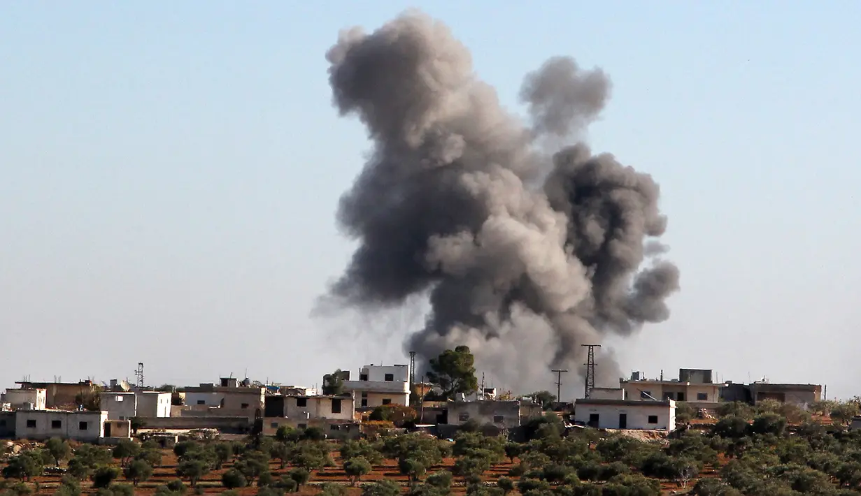 FOTO: Pasukan Suriah Gempur Idlib, 23 Orang Tewas - Foto Liputan6.com