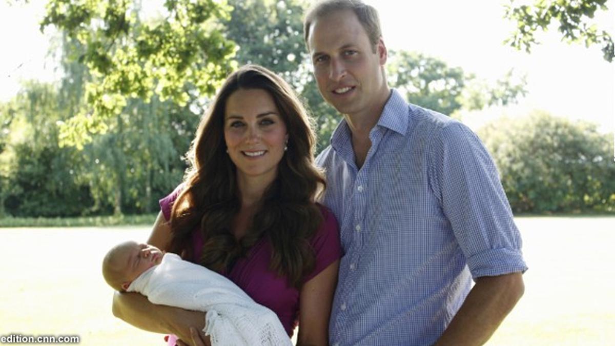 Ini Dia Wajah Bayi George Alexander Louis, sang Raja Masa Depan