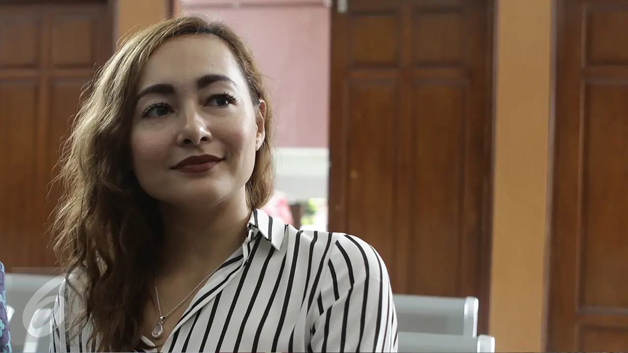 Dewi Rezer Sudah Kenalkan Pacar Baru ke Marcelino Lefrandt - ShowBiz ...