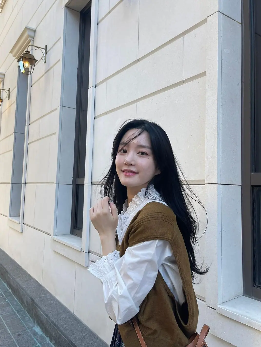 6 Potret Lee Yoo Bi, Aktris Cantik yang Ramai Diduga Pacar Jungkook BTS ...