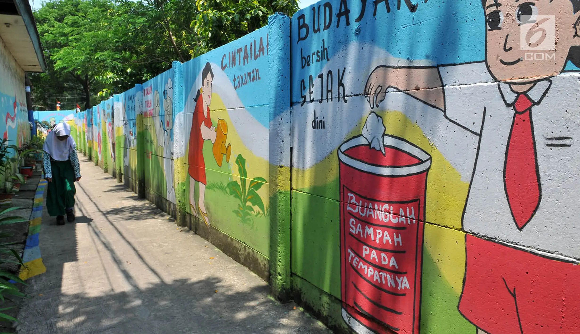 FOTO: Disulap Jadi Indah, Begini Warna-warni Gang Mural di Sudut ...