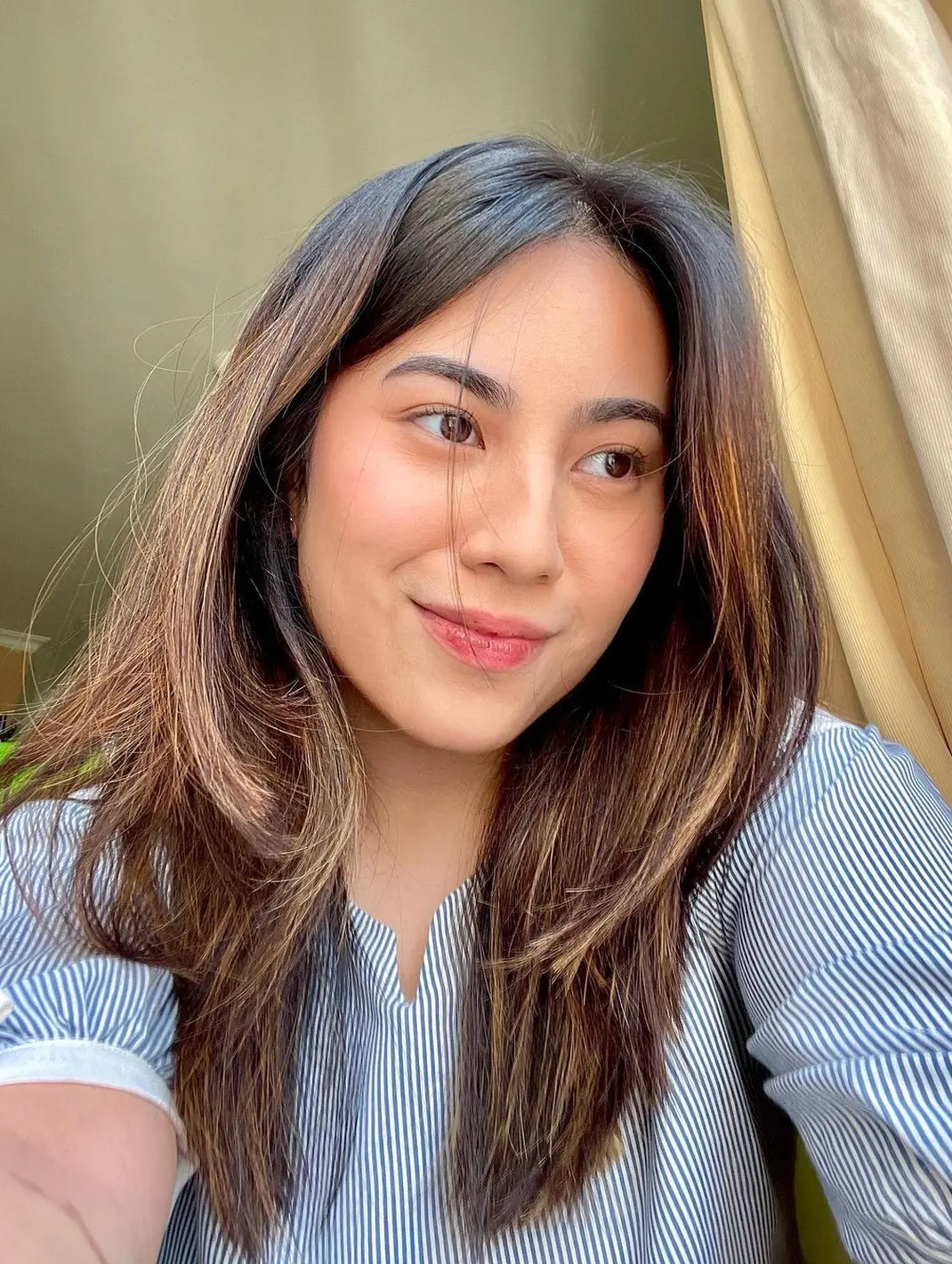 6 Potret Casey Rebecca, Putri Semata Wayang Presenter Sony Tulung yang ...
