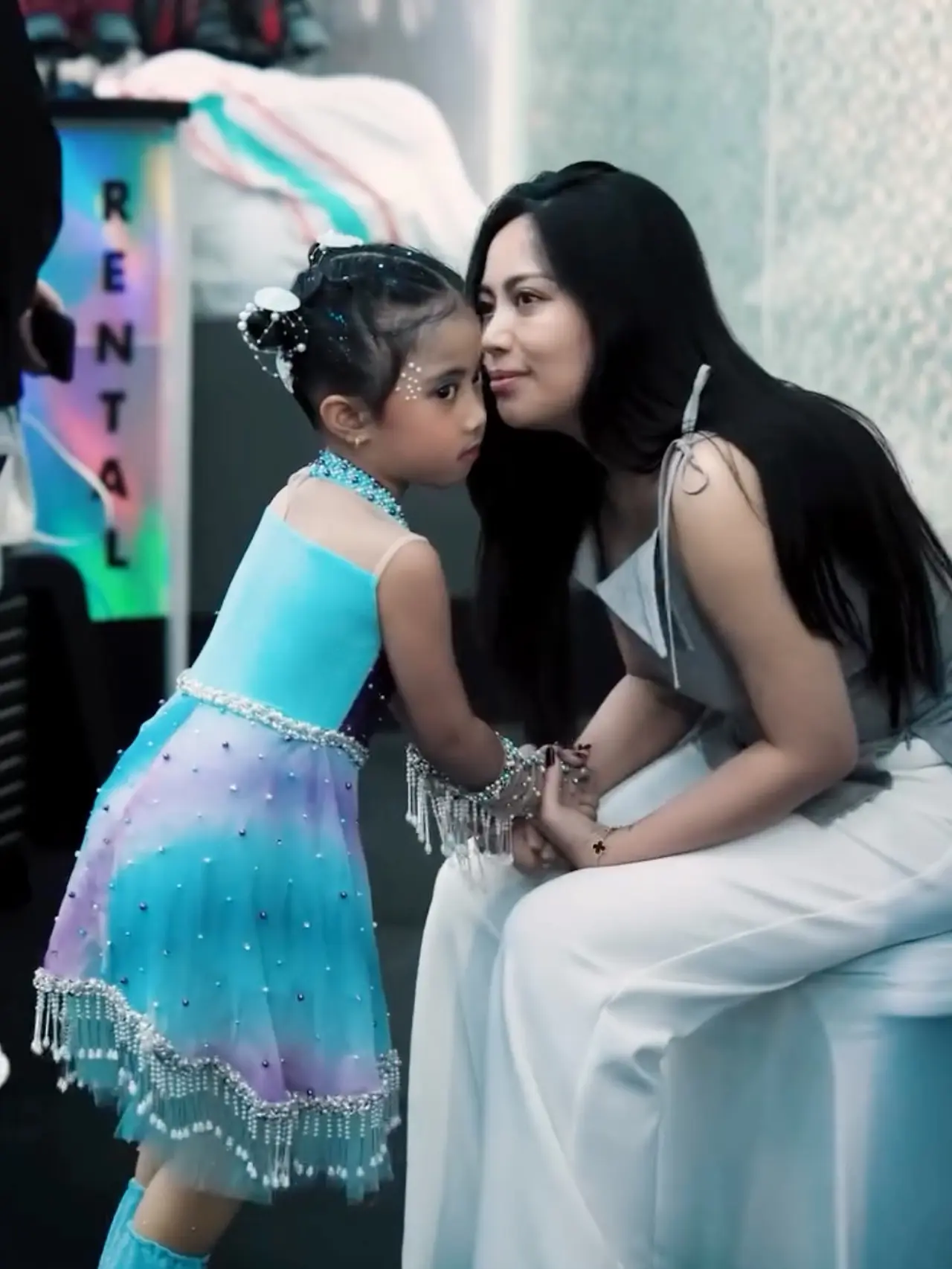 Catatan dari Indonesia Ice Skating Open 2025, Rachel Vennya Terharu ...