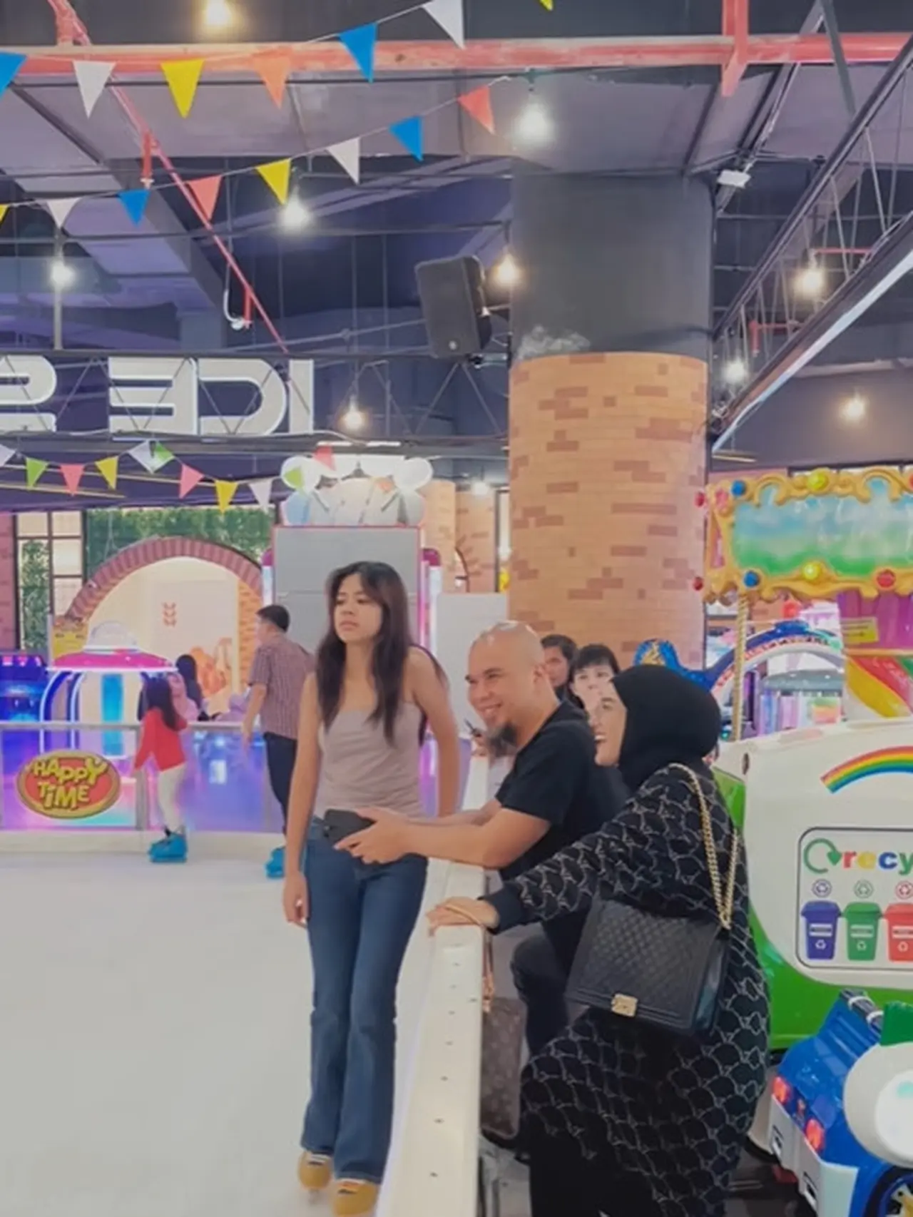 Potret Serunya Ahmad Dhani Temani Anak Main, Terlihat Sangat Dekat ...