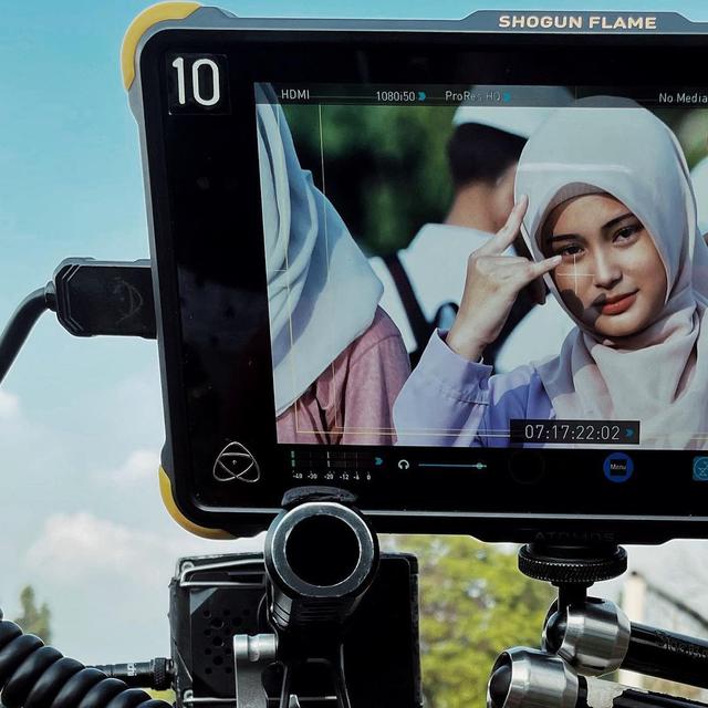 Berperan Tomboi, Ini 6 Potret Liyan Zef 'Dari Jendela SMP' saat Tampil ...