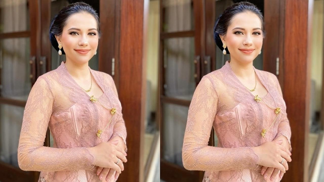 7 Model Kebaya Pink Terbaru 2025, Gaya Adik Maxime saat Siraman Luna ...