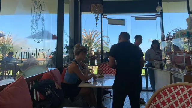 Dampak KTT ASEAN 2023 untuk Indonesia, Cafe di Labuan Bajo Raup Untung ...