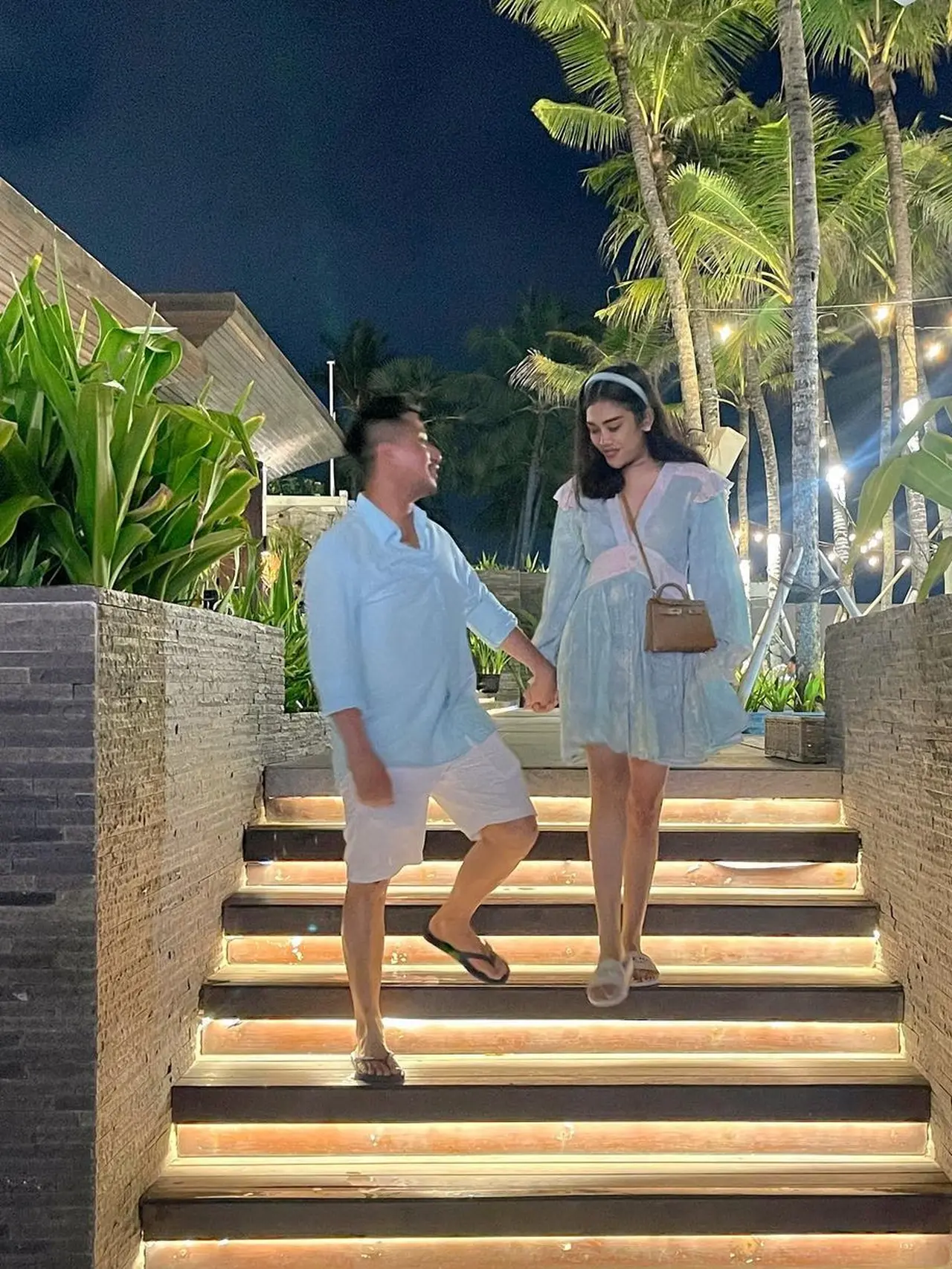 7 Potret Oline Mendeng ‘Susi OB’ Pamer Kemesraan dengan Kekasih, Tuai ...