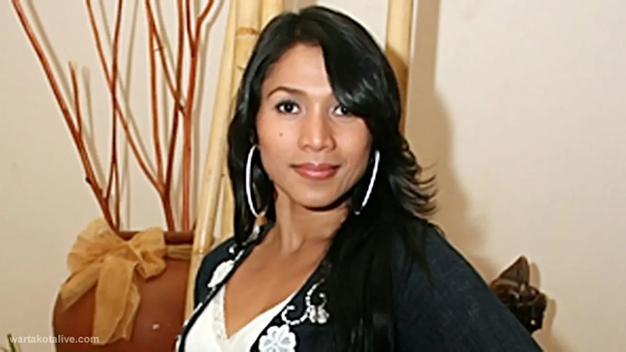 Anne J Cotto Nangis Peluk Kiki Amalia - ShowBiz Liputan6.com