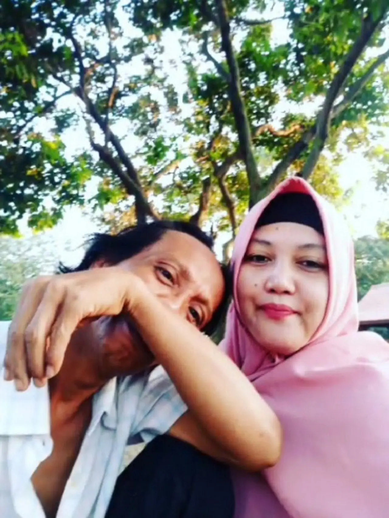 Rumah Tangga Harmonis, Begini Potret Kebersamaan Mandra Dengan Sang Istri - Citizen6 Liputan6.com