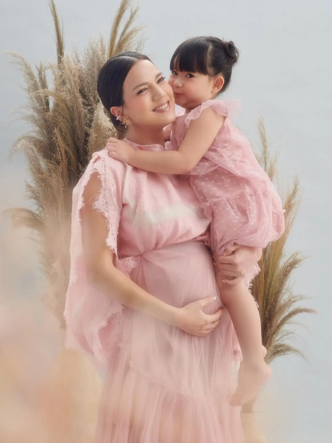 Anak Alice Norin Luka di Belakang Telinga, Diduga Digigit Tomcat ...