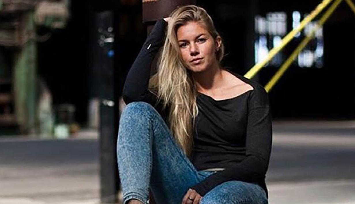 Pesona Anouk Anna Hoogendijk, Bek Cantik Asal Belanda - Foto Bola.com