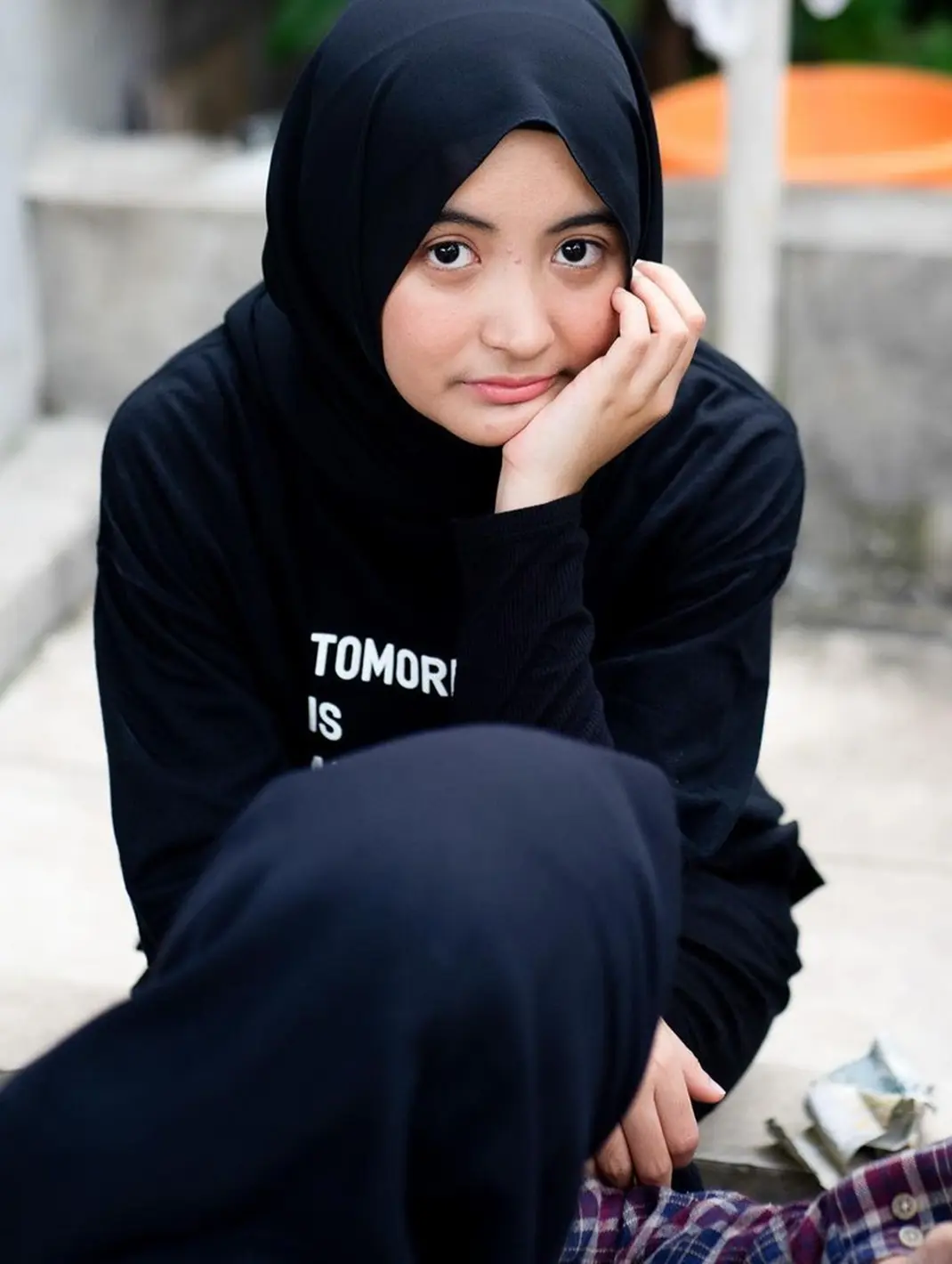 FOTO: Gaya Arafah Rianti Pakai Outfit Serba Hitam, Curi Perhatian ...