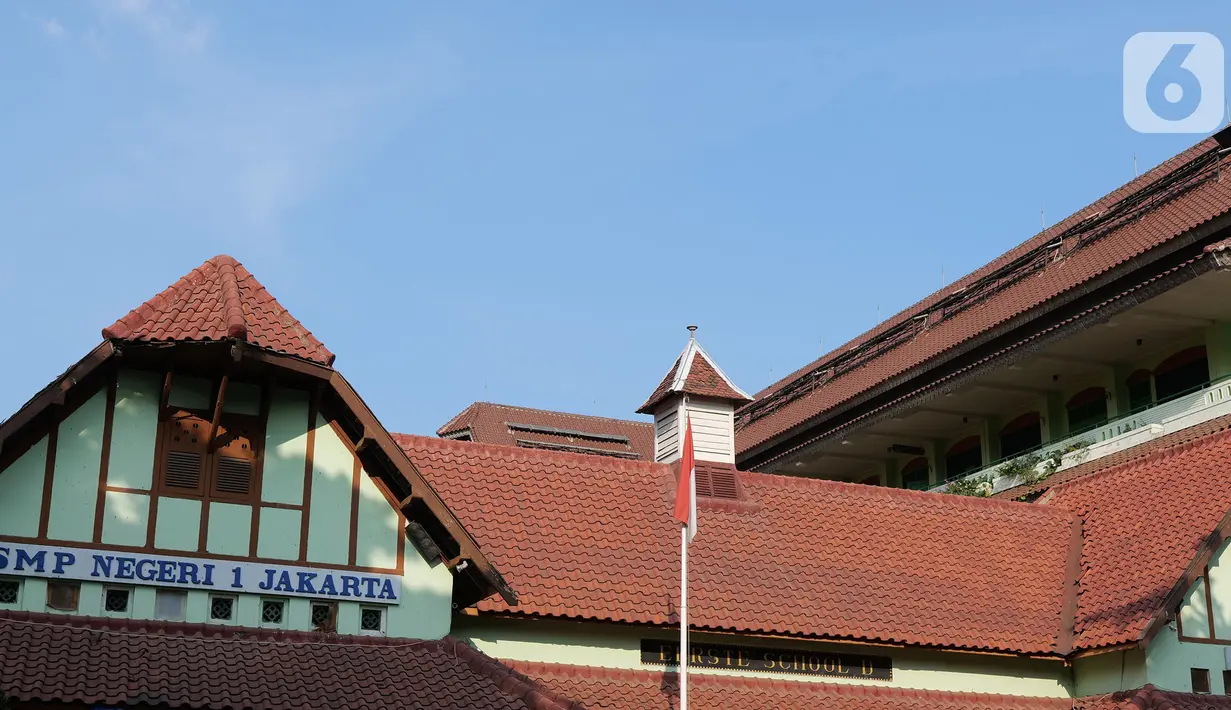 FOTO: Sesuai Instruksi Anies, SMPN 1 Jakarta Sudah Dipasang Panel Surya ...