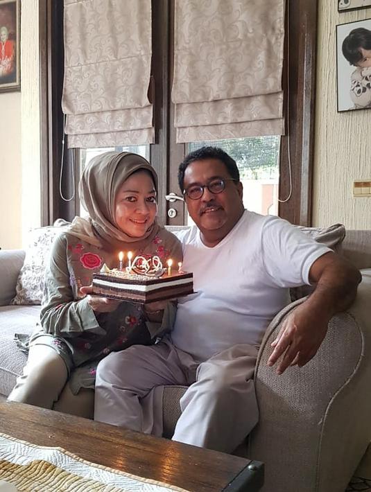 Genap 32 Tahun Nikah, Intip Potret Harmonis Rano Karno dan Istri ...