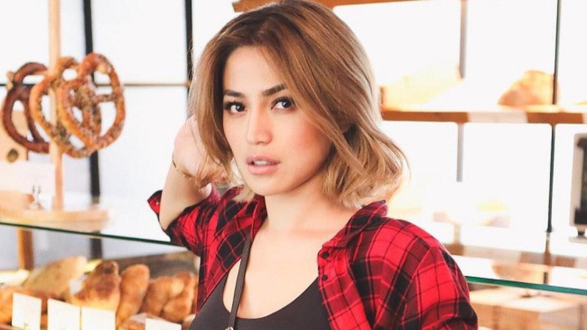 Dinilai Bersikap Tak Sopan pada Red Velvet, Jessica Iskandar Minta Maaf ...