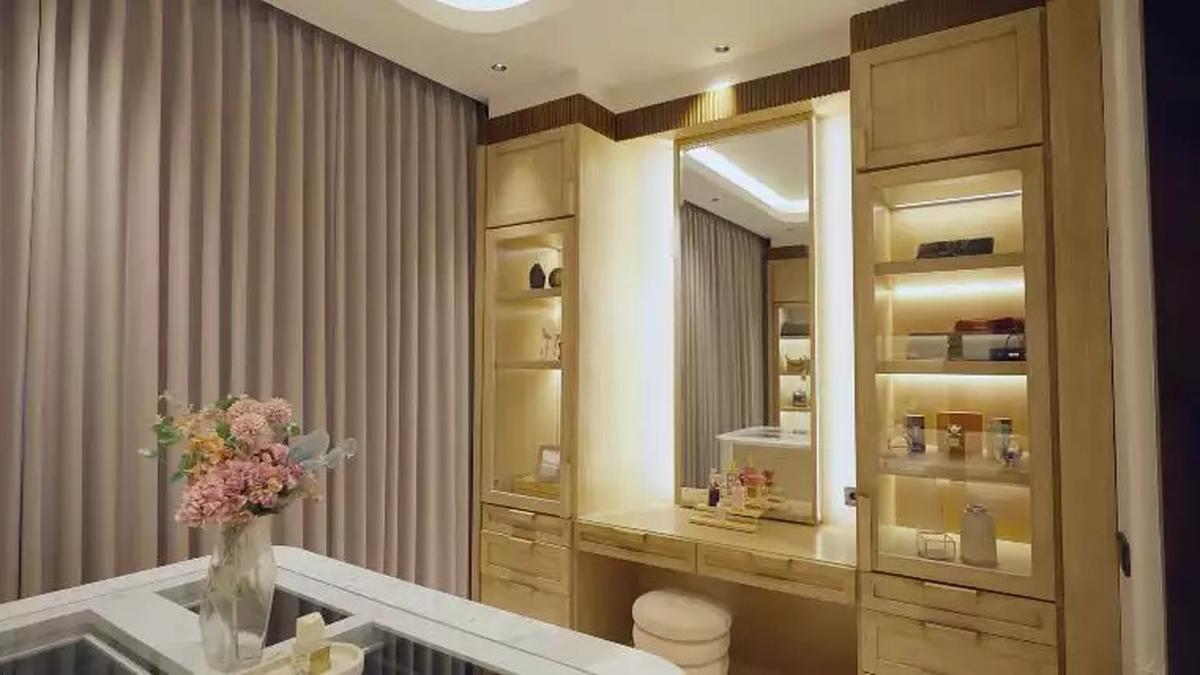 7 Inspirasi Desain Meja Rias yang Terkesan Modern dan Mewah - Lifestyle ...