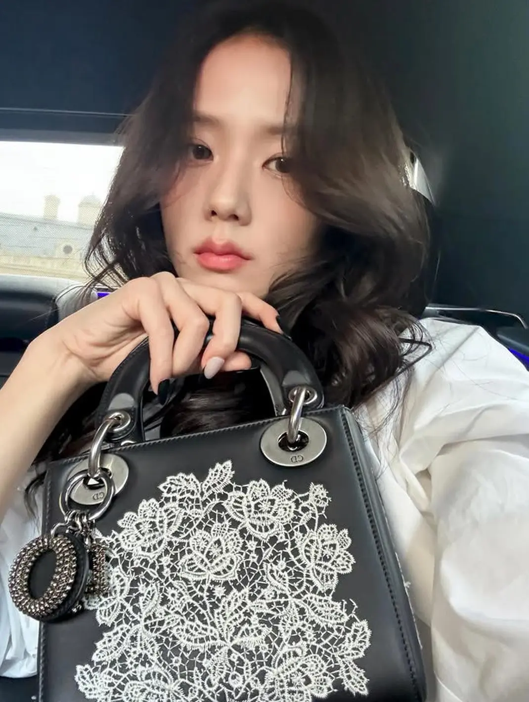 6 Potret Terbaru Jisoo Blackpink Bersama Dior, Padukan Korset dengan Mini Skirt Lace di Paris ...