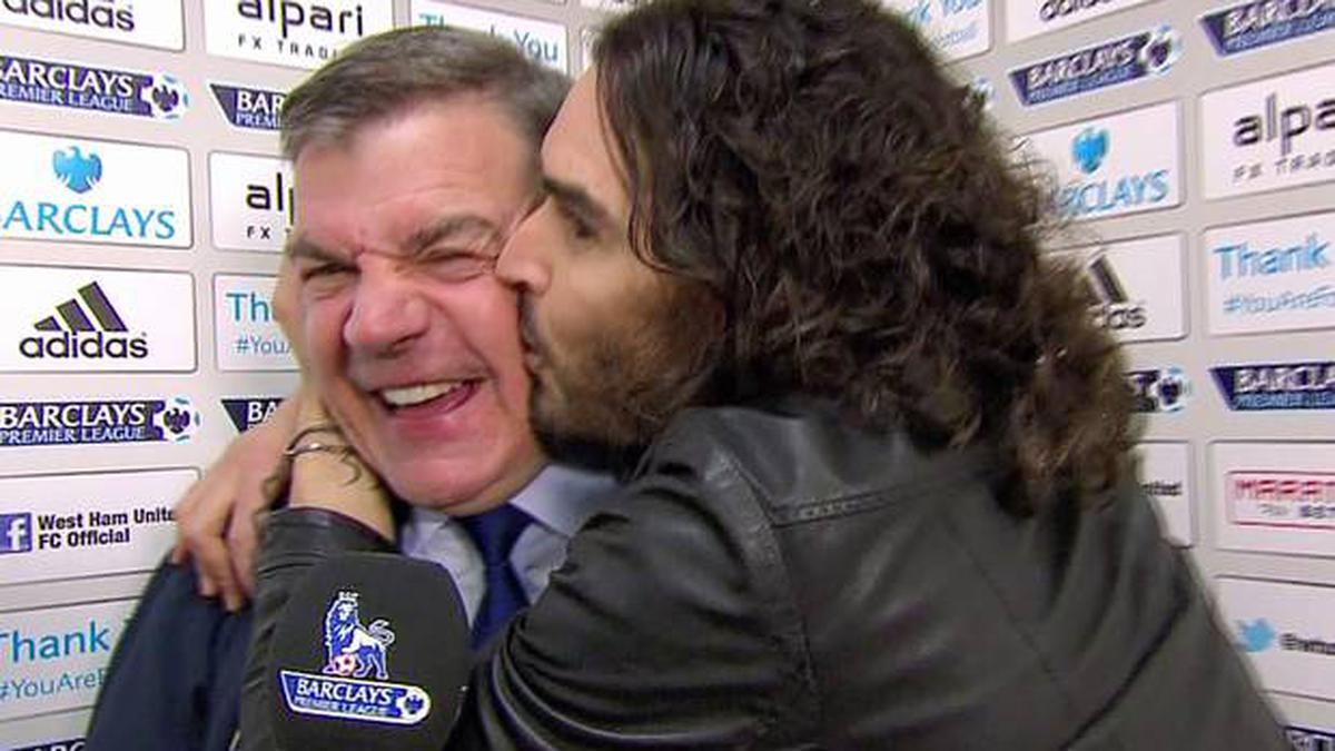 Setelah Sepekan, 'Big Sam' Baru Tenang Usai Dicium Russell Brand