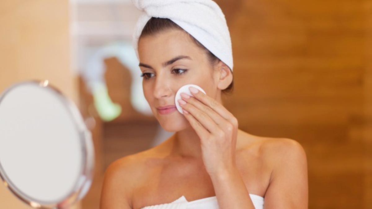 Tanpa Ribet Dan Mahal, Kamu Bisa Lho.. Membersihkan Make Up Dengan ...