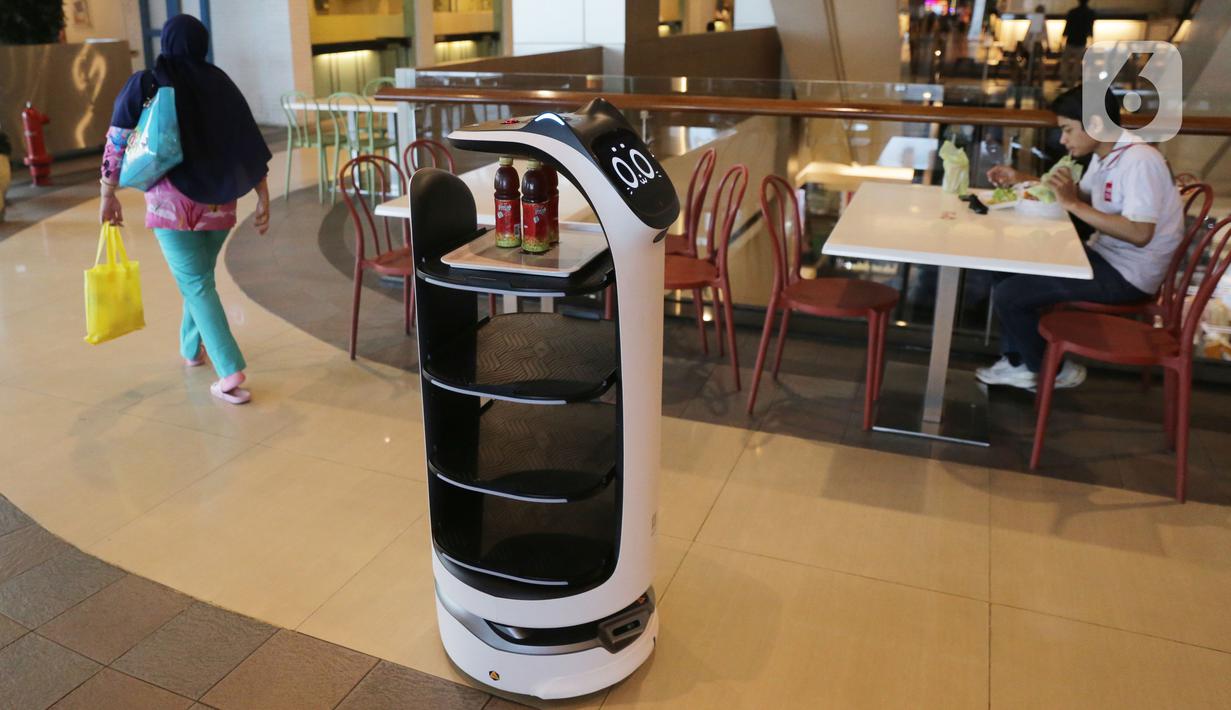 FOTO: Ada Robot Pengantar Makanan di Mal Tangerang - Foto Liputan6.com