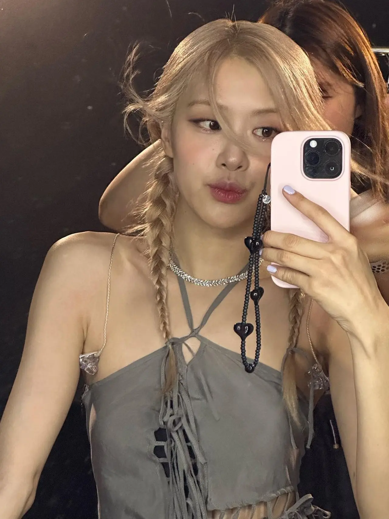 5 Styling Model Rambut dari Rose Blackpink yang Cocok dengan Warna ...