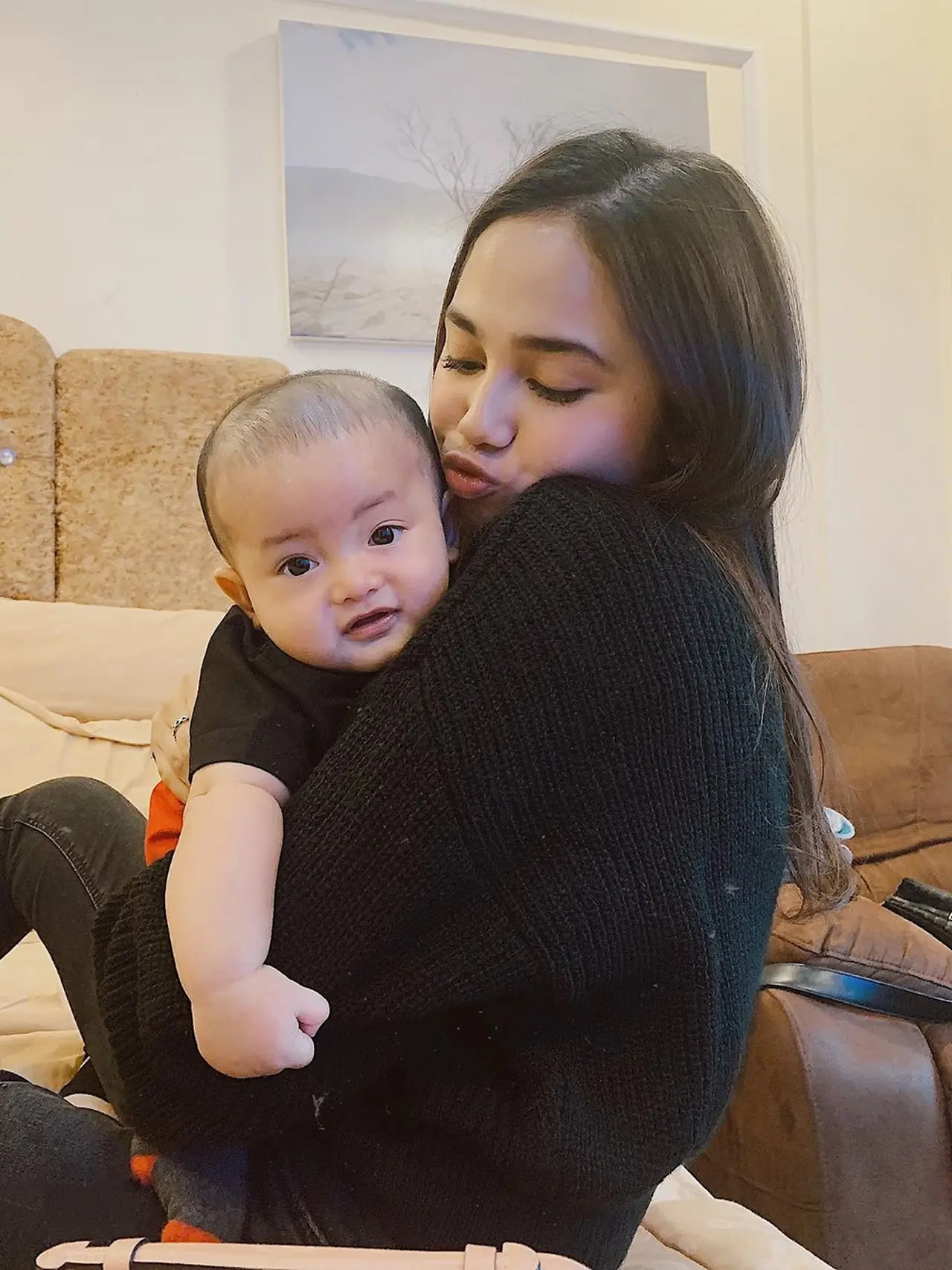 6 Potret Kebersamaan Syifa Hadju dengan Keponakan Rizky Nazar, Bak Adik Kandung - Hot Liputan6.com