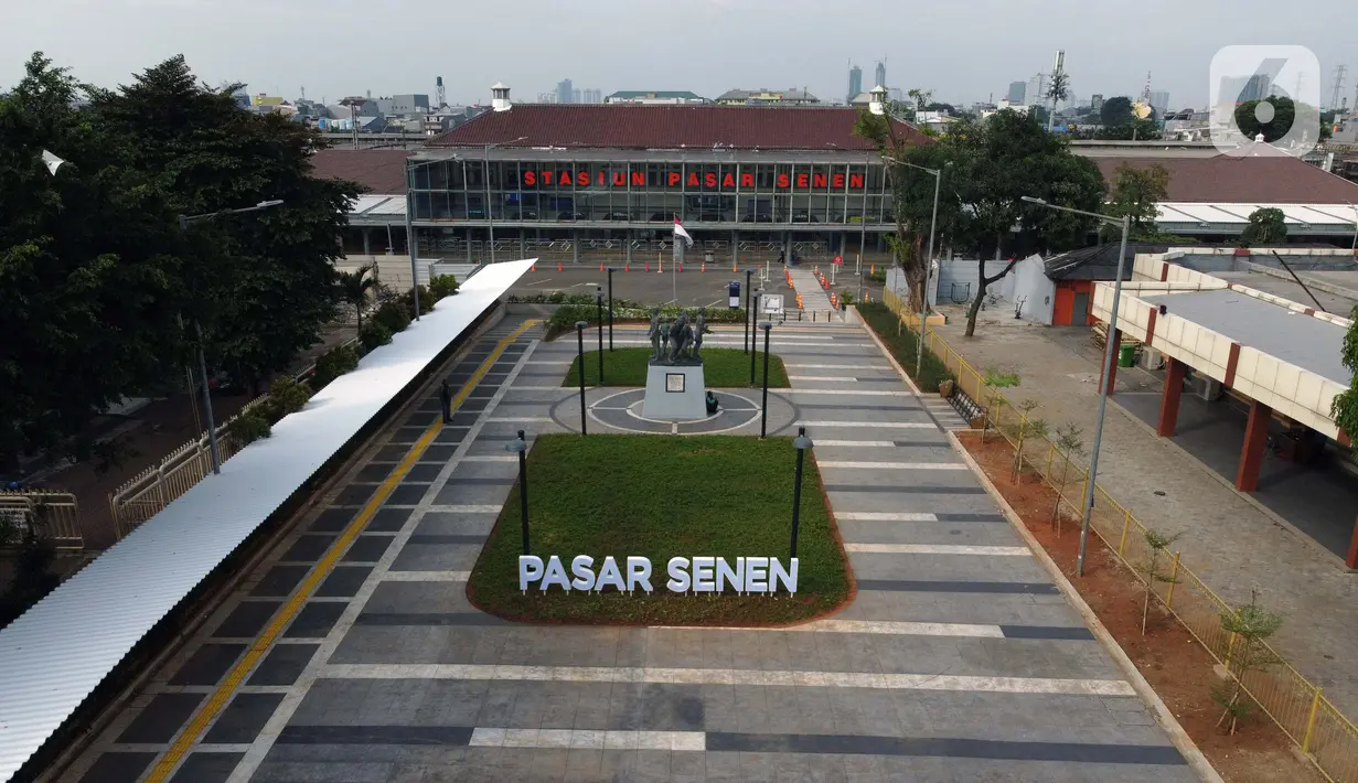 FOTO: Tampilan Baru Pedestrian Stasiun Pasar Senen Pasca Renovasi ...