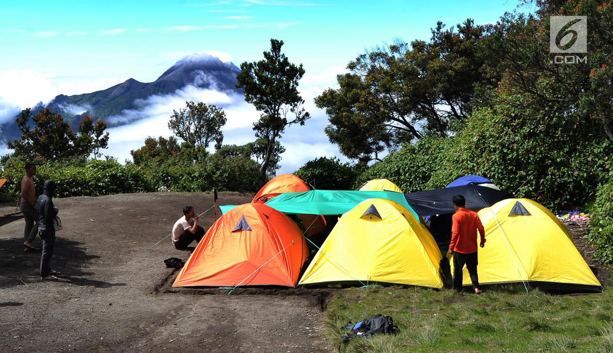 FOTO: Melihat Merapi dari Gunung Merbabu - Foto Liputan6.com
