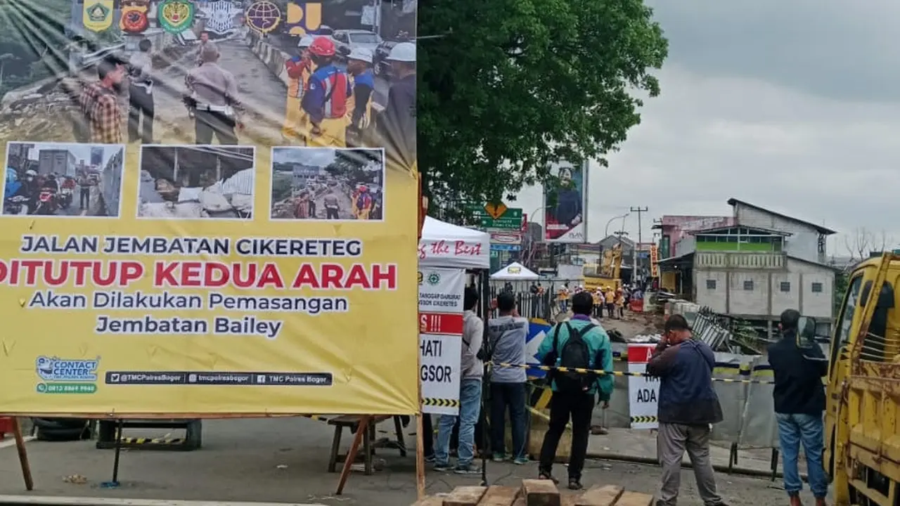 Dibangun Jembatan Darurat di Jalan Ambles, Jalur Bogor-Sukabumi ...