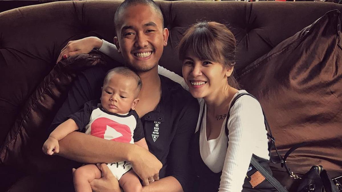 Uus Samakan Keluarganya dengan Binatang Purba - ShowBiz Liputan6.com