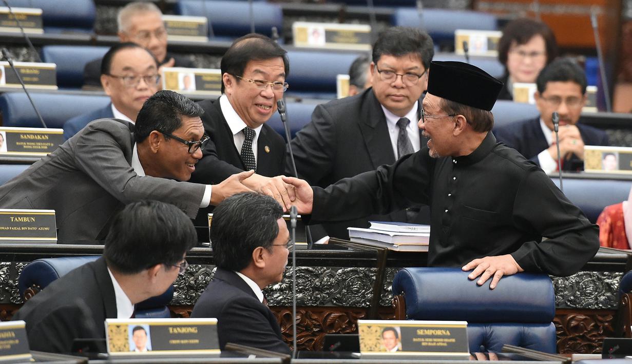 FOTO: Anwar Ibrahim Dilantik Jadi Anggota Parlemen - Foto Liputan6.com