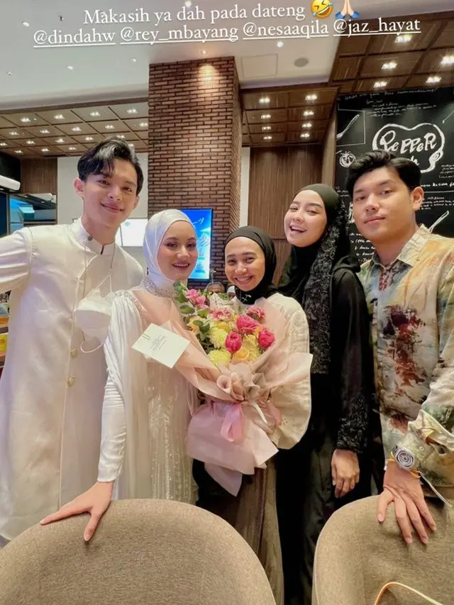 7 Potret Dinda Hauw dan Rey Mbayang Jadi Model di Catwalk, Tampil ...