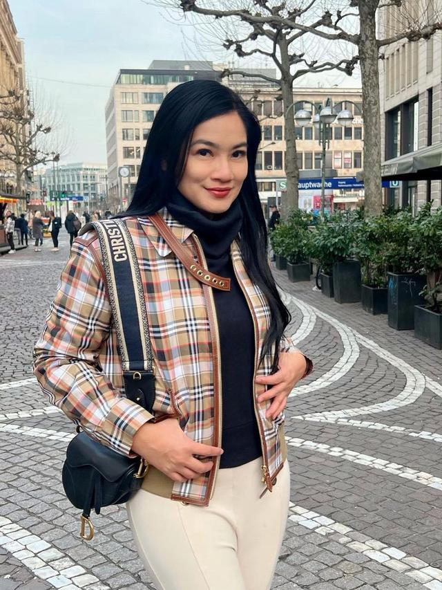 Tetap Rendah Hati, 9 Artis Ini Tak Pernah Pamer Kekayaan Meski Tajir Melintir - Hot Liputan6.com