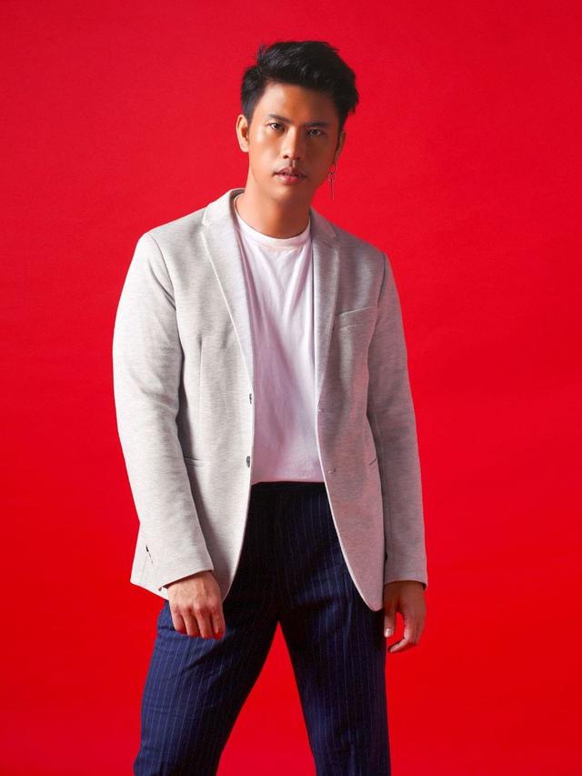 Potret Ricky Cuaca Pamer Tubuh Atletis Bareng Tya Ariestya, Dipuji ...