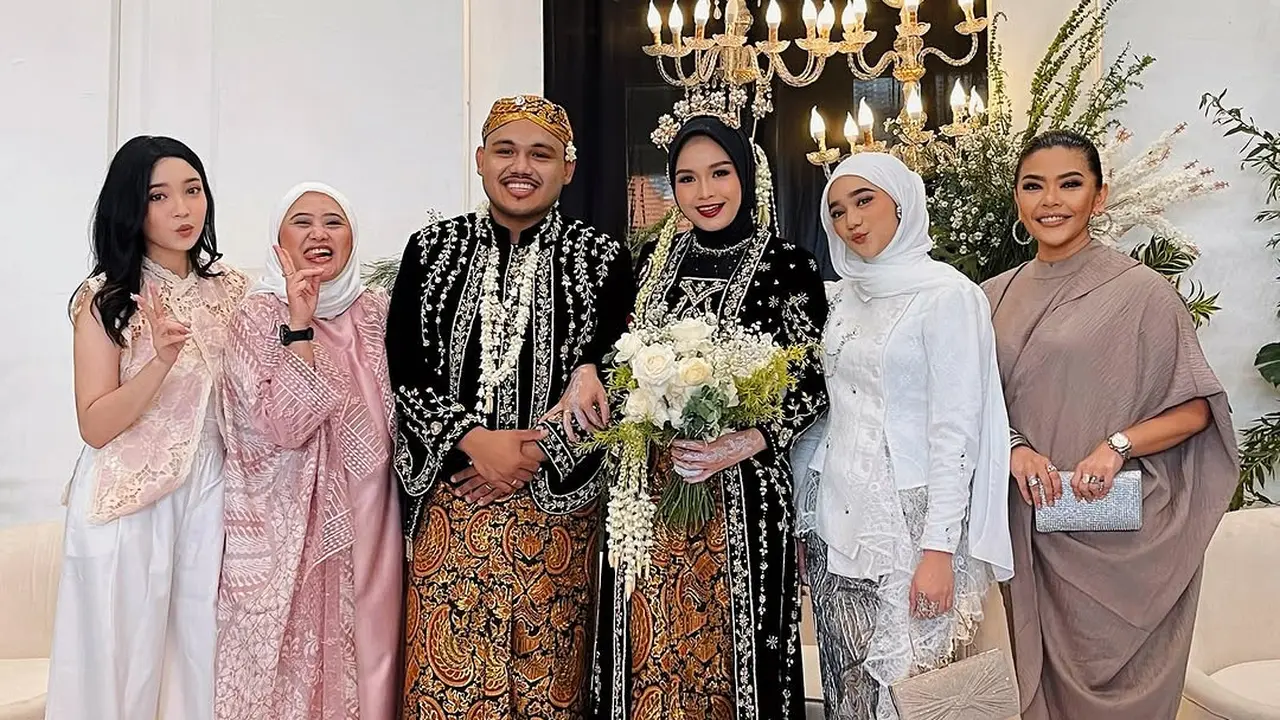 6 Potret Salma Salsabil dan Dimansyah Laitupa Resmi Nikah Pakai Adat ...