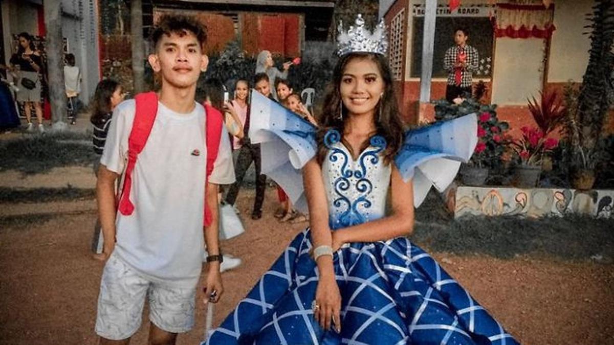 Kisah Pria Buat Gaun Prom Night dari Bahan Seadanya, Hasilnya Bikin Kagum