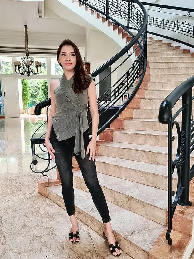 Punya Tiga Anak, Ini 7 Pesona Maya Septha yang Cantik Bak ABG - Hot ...