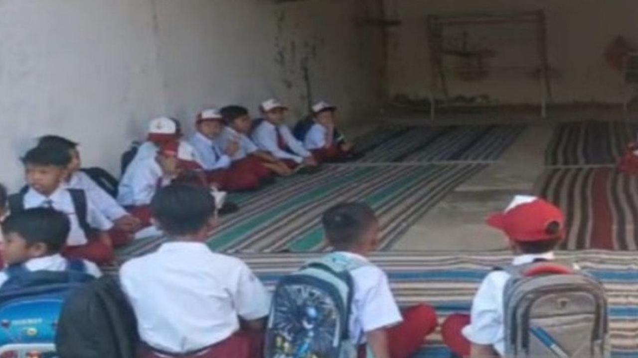 Sekolah Disegel Orang yang Mengaku Pemilik Lahan, Ratusan Siswa SD di ...