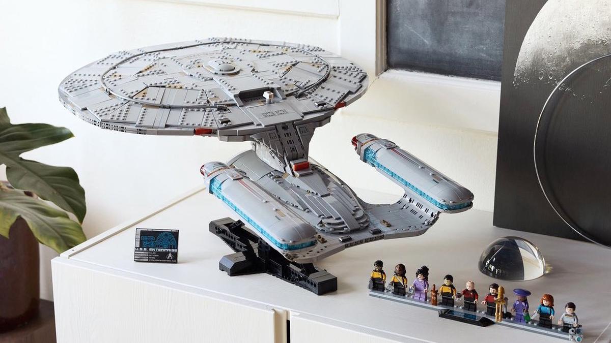 LEGO Star Trek Presents the U.S.S. Enterprise NCC-1701-D, Here's the ...