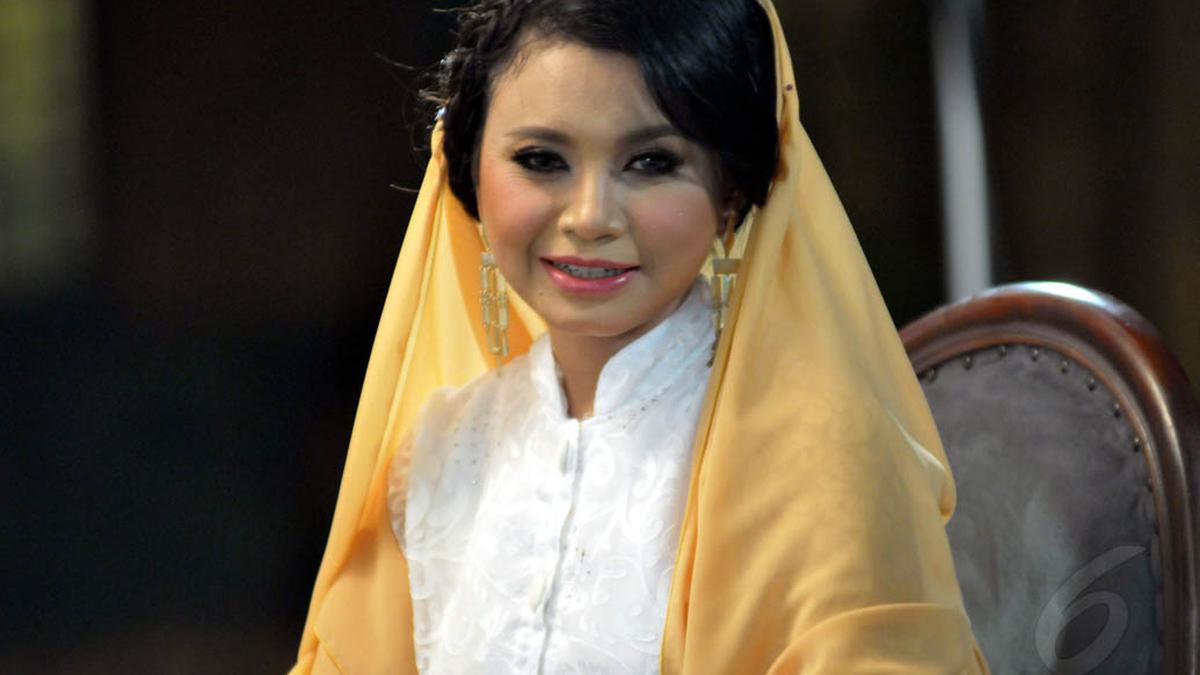 Puasa, Tak Halangi Rossa Manggung - ShowBiz Liputan6.com