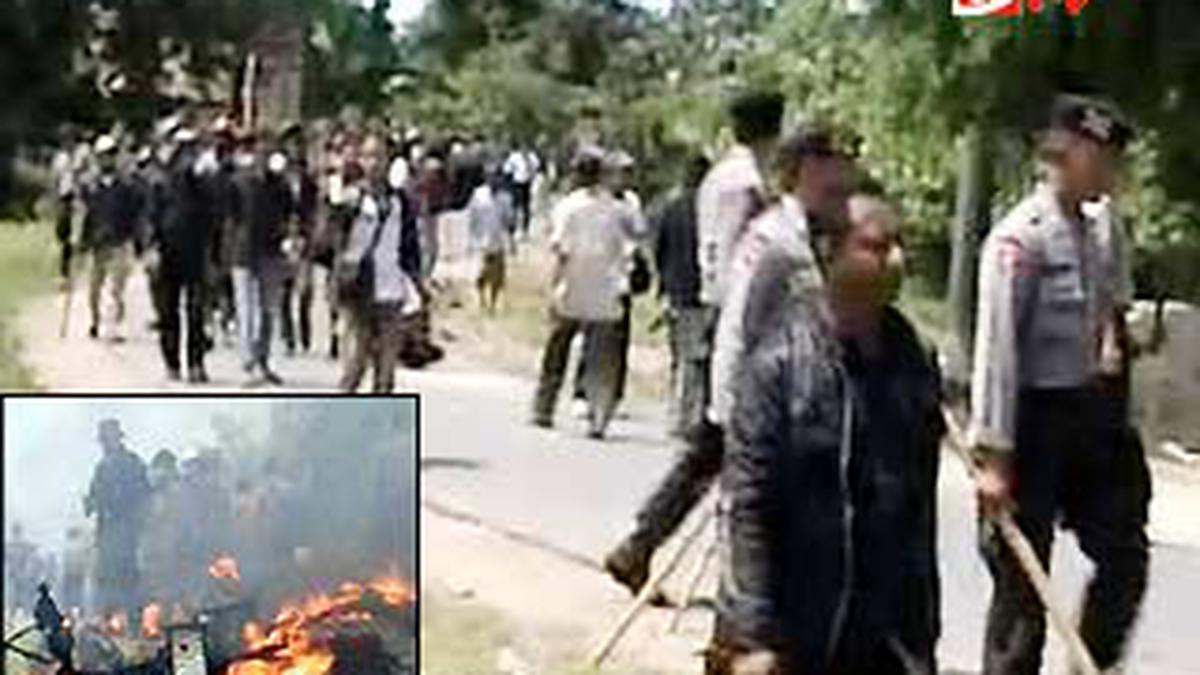 Ada Kerusuhan, Kondisi Sidomulyo Lampung Mencekam - News Liputan6.com